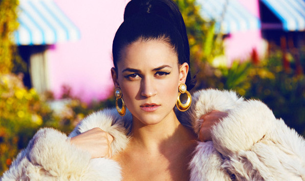Kat Dahlia Drops Post-Breakup, Glow-up Track ‘Facil’ – Premiere