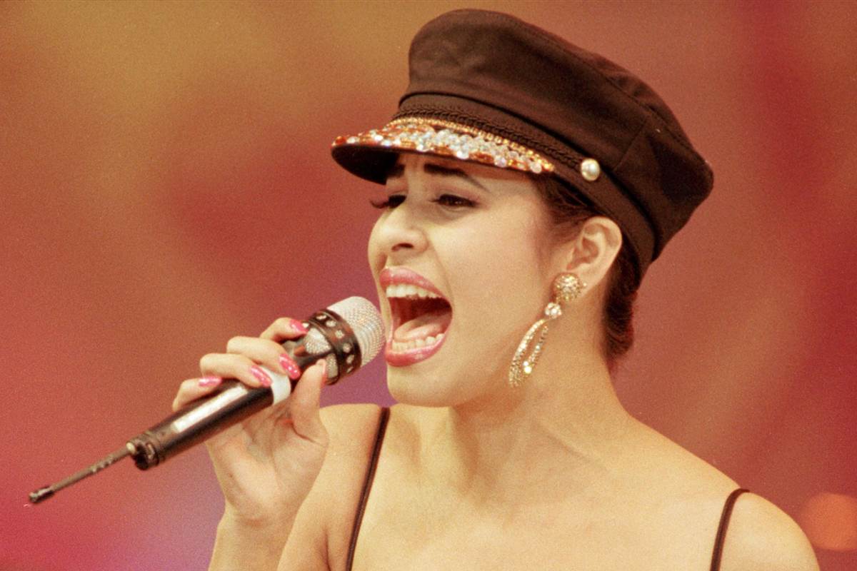 4 Things Selena Quintanilla Taught Me About Being Mexican-American