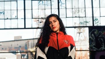 In Folk-Meets-Reggaeton "Nada Me Pertenece" Video, La Doña Drinks With ...