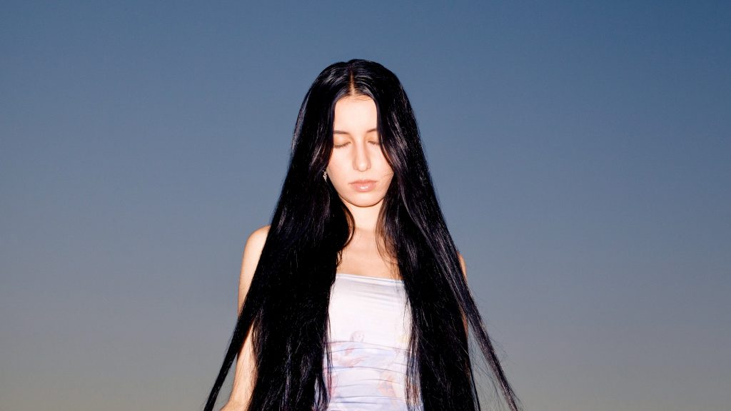Loyal Lobos Blurs Genres on Her Dreamy Debut Album 'Everlasting'