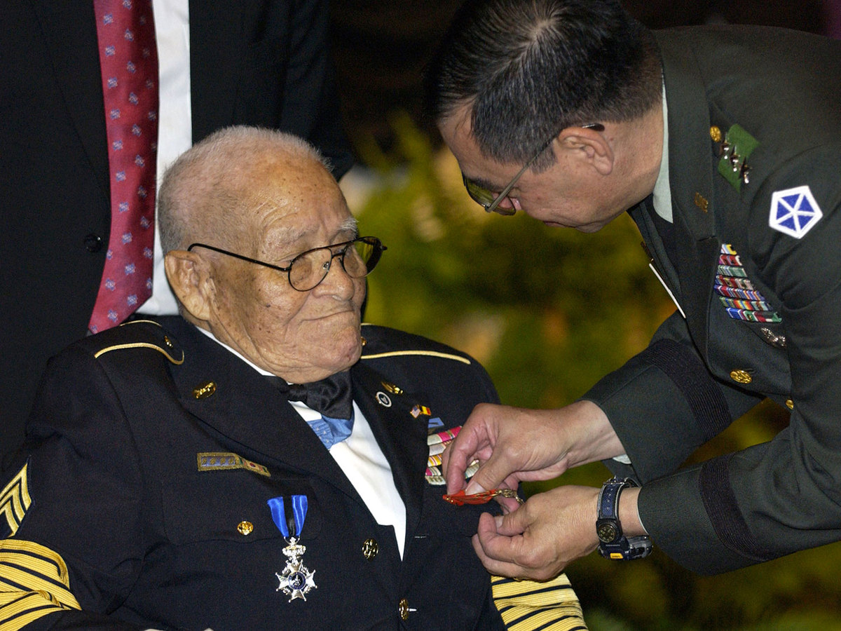 7 Latino Veterans Who Received the Congressional Medal of Honor for ...