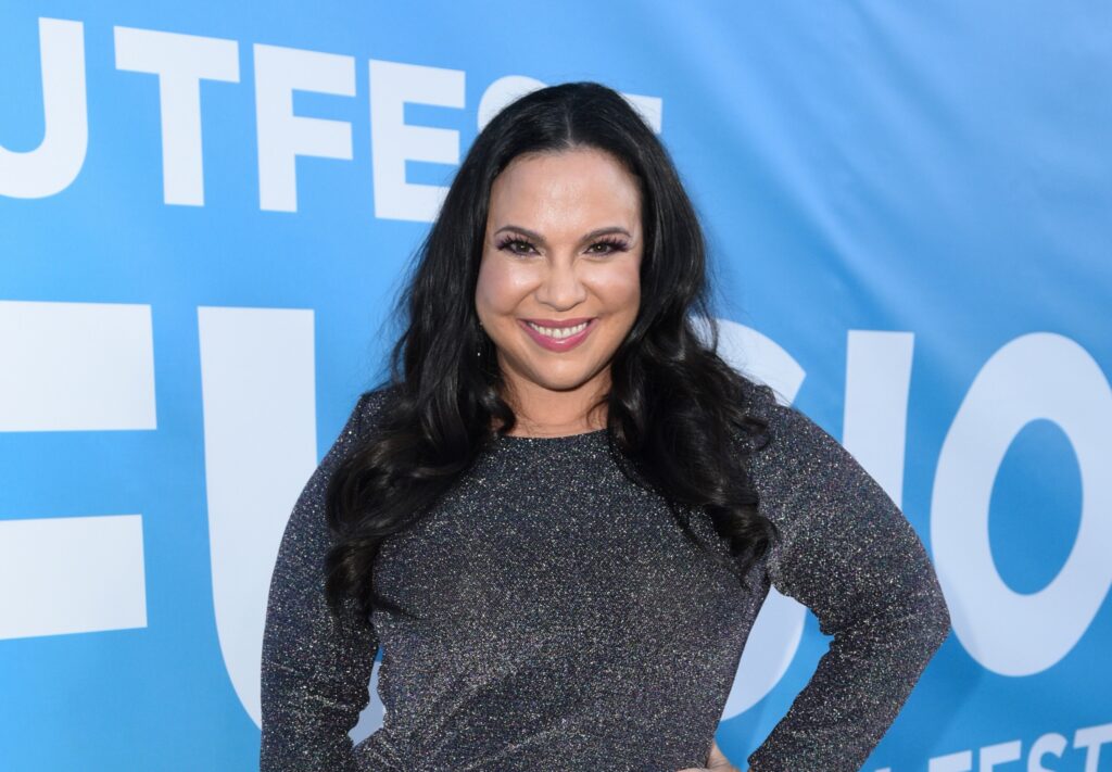 Gloria Calderón Kellett Directing ‘How I Met Your Father’ Season 2