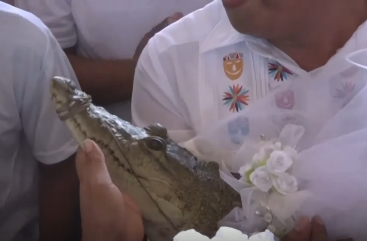 Mexican Mayor Marries Alligator, But It’s Not What You Think — We Explain.
