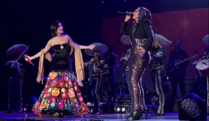 Alicia Keys Performs with Ángela Aguilar in Mexico City