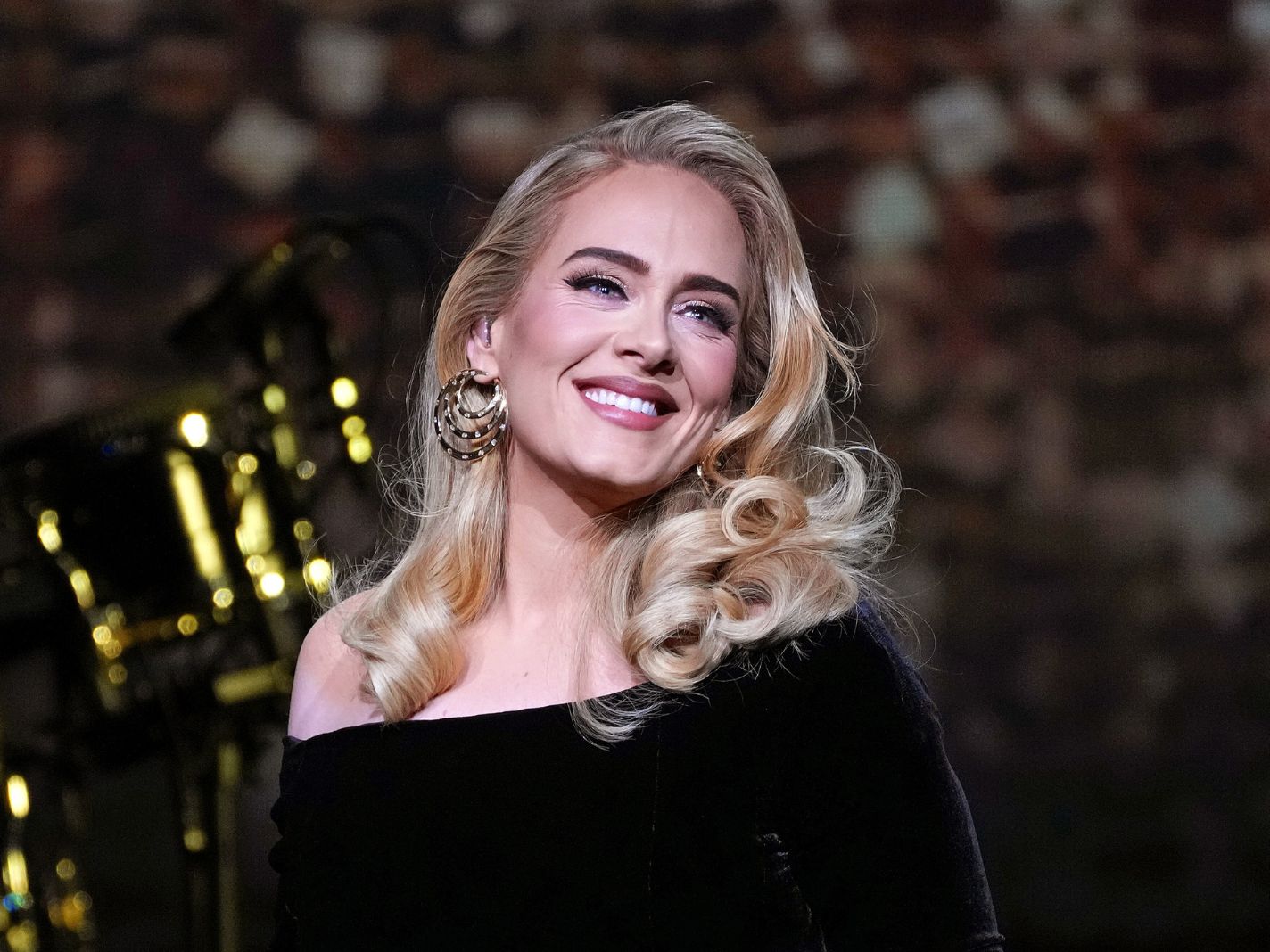 WATCH: Adele Embraces Her Inner Latina During Concert