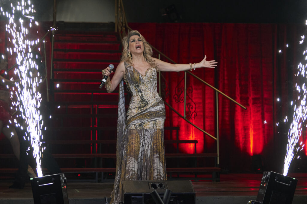 Iconic Mexican Singer Dulce Dies at 69