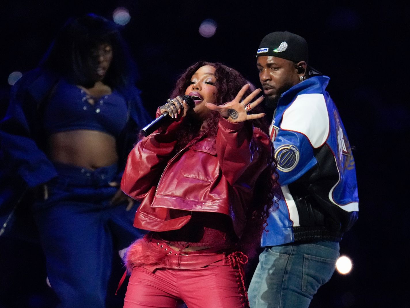 This Latina Stylist Is Behind SZA’s Iconic Super Bowl LIX Halftime Fit