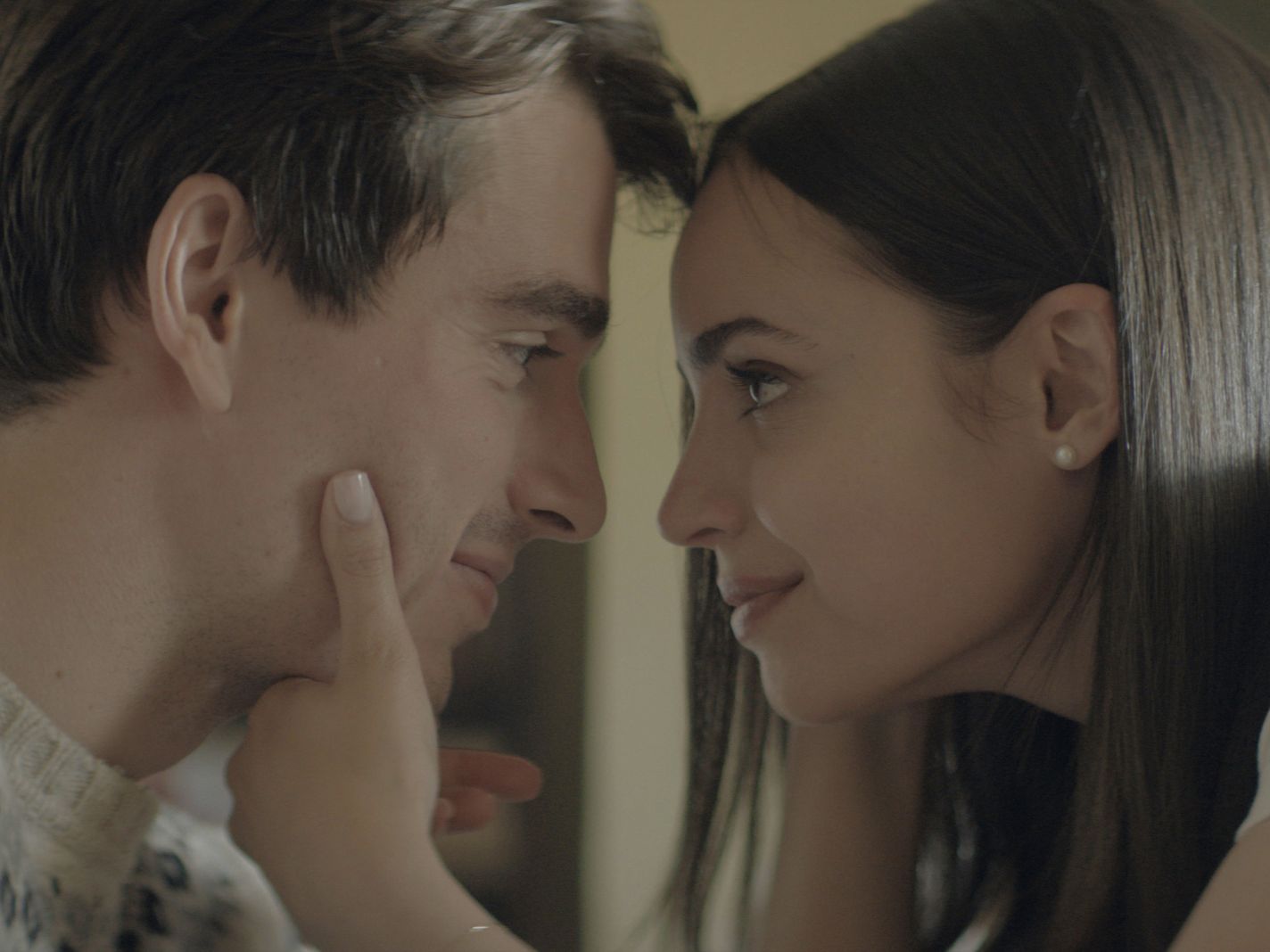 INTERVIEW: Sofia Carson on How Coldplay Played a Big Part in ‘My Oxford Year’ - Remezcla