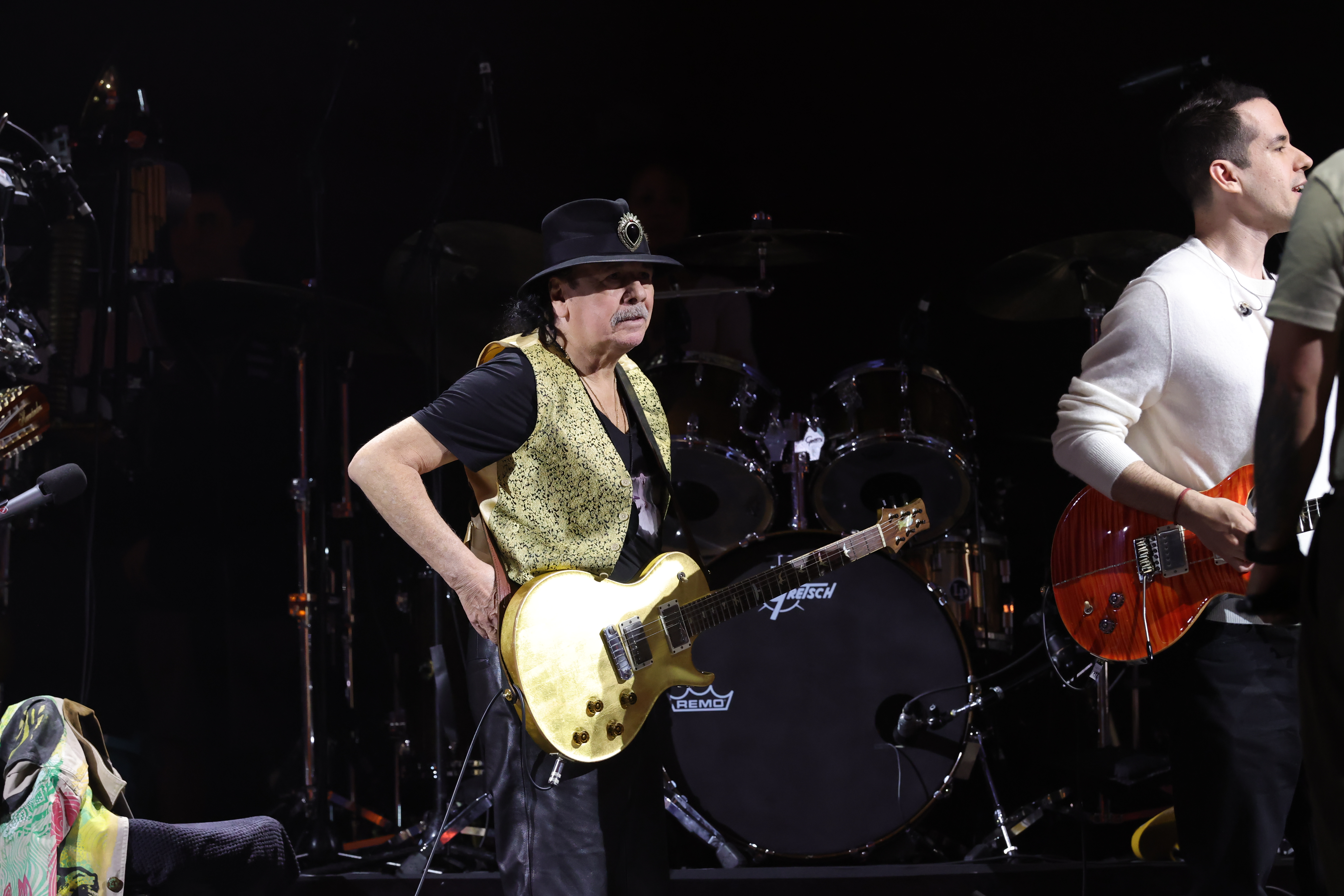 WATCH: Carlos Santana Opens 2025 Latin Grammys With Grupo Frontera ...